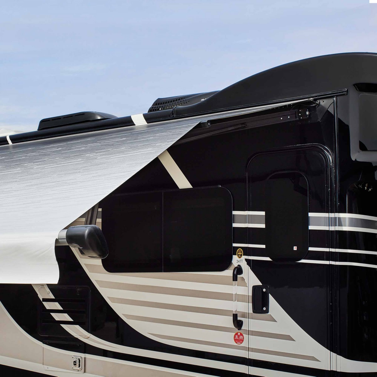TMC's Mercedes-Benz Powered Delano Arrives – RV PRO