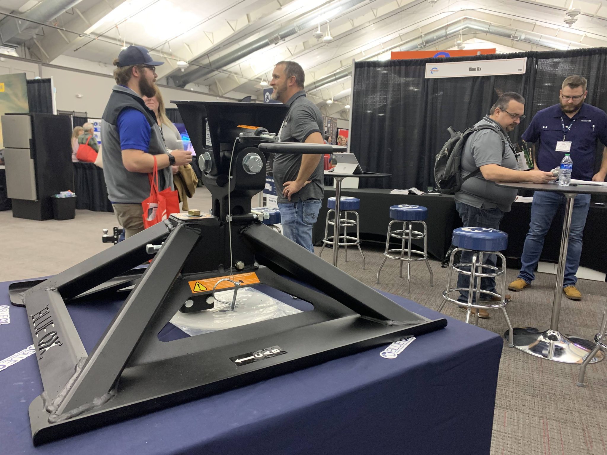 Record Attendance Adds to ‘Buzz’ of Meyer Mega Show – RV PRO