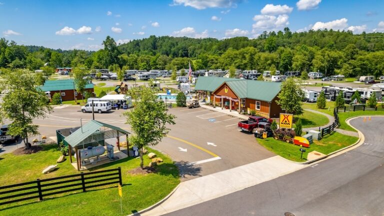 Blue Ridge/Toccoa River KOA Holiday Named KOA's 2025 Rising Star – RV PRO