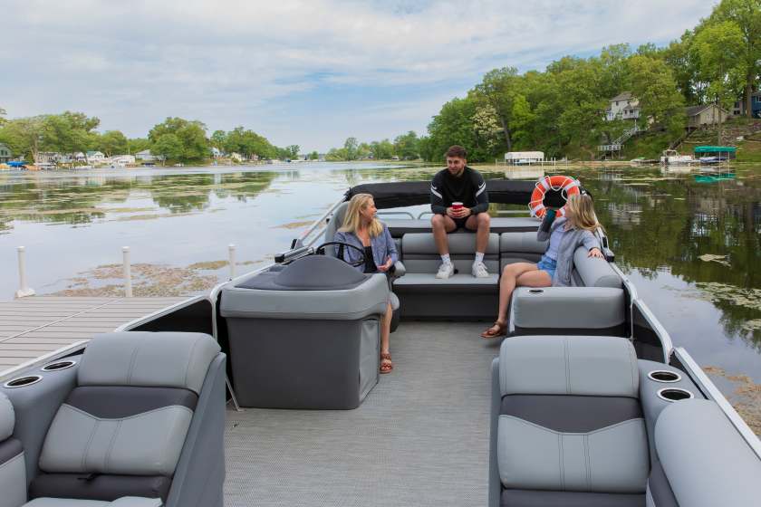 Lippert Expands Marine Aftermarket With Pontoon Furniture – RV PRO